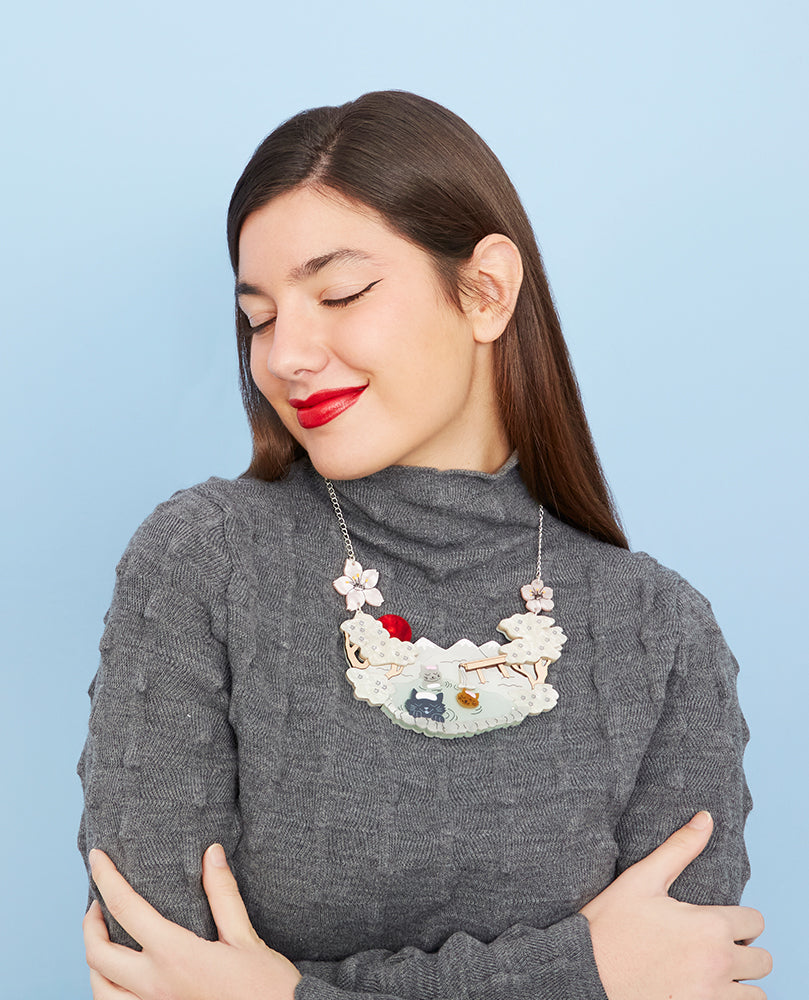 Snowy Onsen Bath in Japan Necklace – La Vidriola