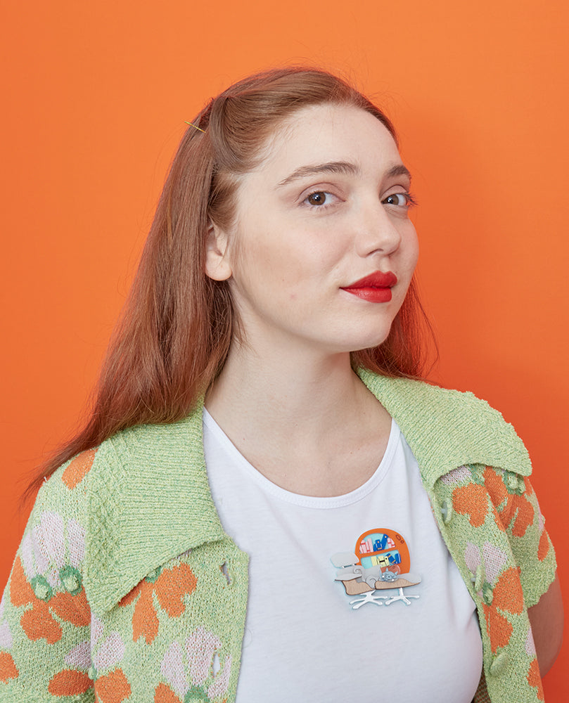Space Cat Nap Brooch – La Vidriola